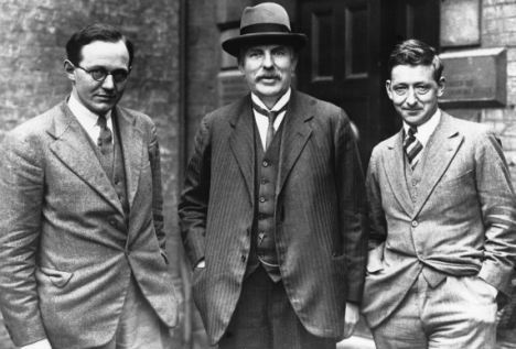 Made up in Britain: Split the Atom : John Cockcroft and Ernest Walton 1932